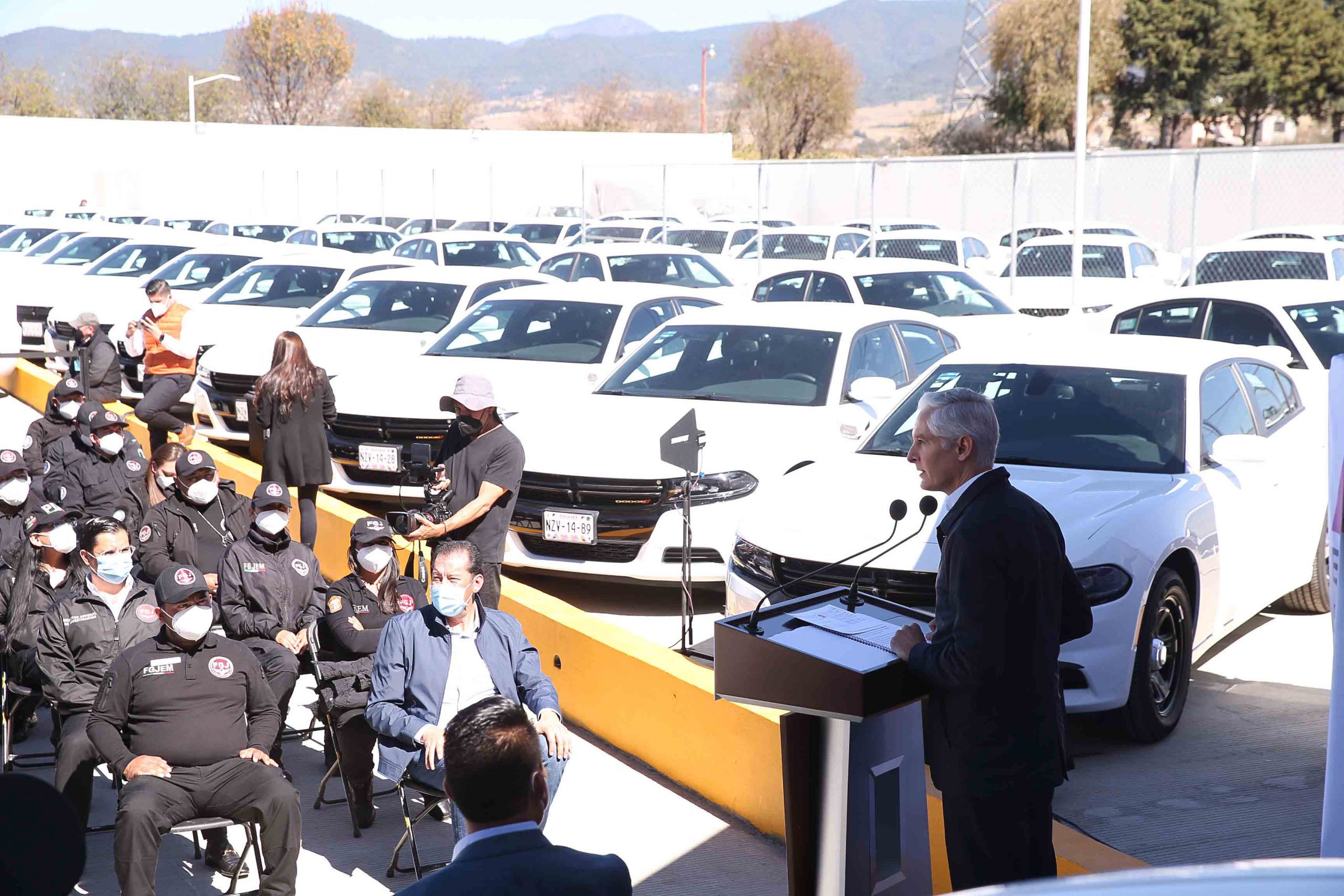 Entregan 80 Patrullas Y 600 Armas Para Policías De Investigación De